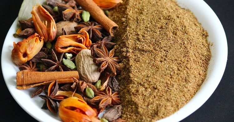 ঘরেই বানিয়ে ফেলুন মাংসের মসলা - DesheBideshe