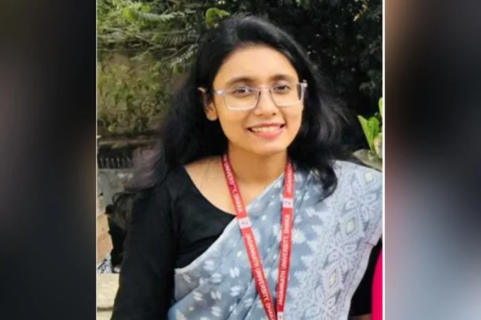 মেসে মিলল জবি ছাত্রীর ঝুলন্ত মরদেহ - DesheBideshe